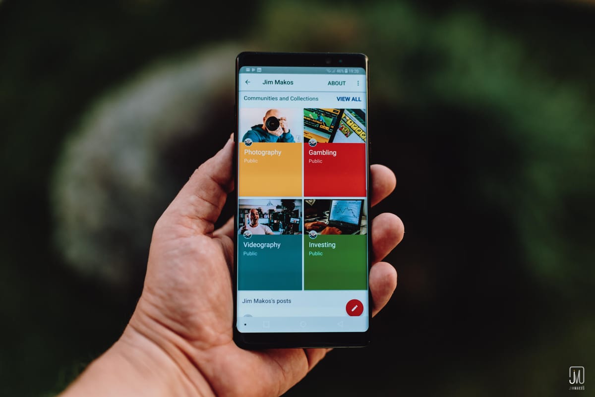 Organize social media posts in topics with Google+ Collections